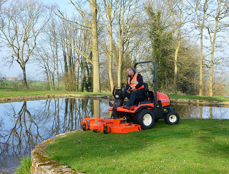 Out Front Mowers Kubota F2890E - Kubota